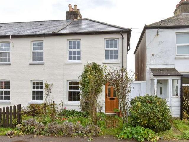 2 Bedroom Cottage House