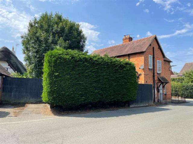 2 Bedroom Cottage House