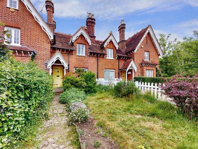 2 Bedroom Cottage House