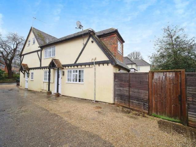 2 Bedroom Cottage House