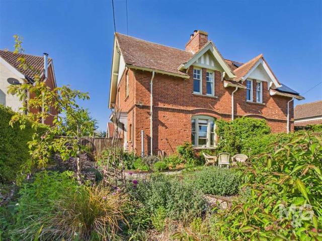 2 Bedroom Cottage House