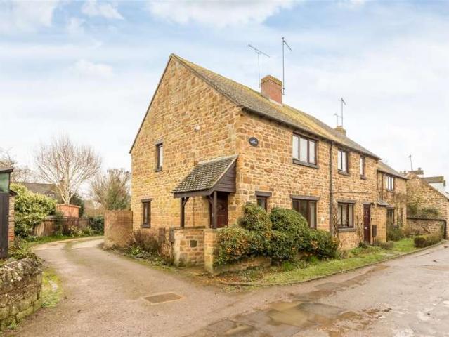 2 Bedroom Cottage House