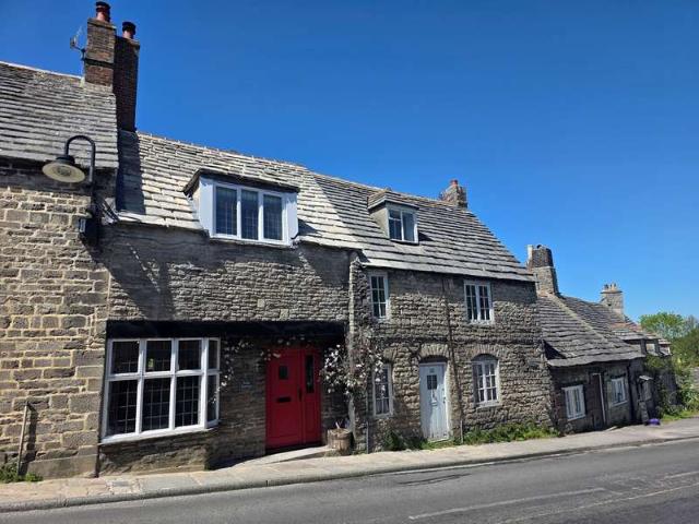 2 Bedroom Cottage House