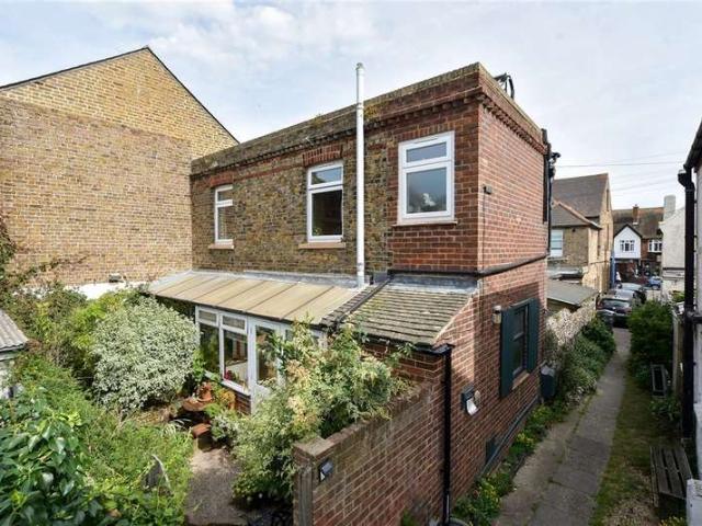 2 Bedroom Cottage House