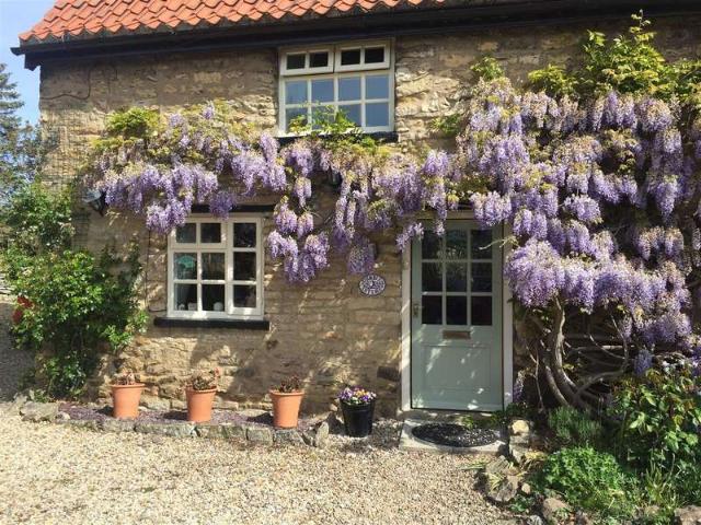 2 Bedroom Cottage House