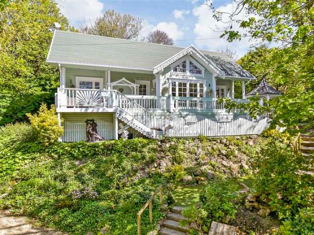 2 Bedroom Cottage House