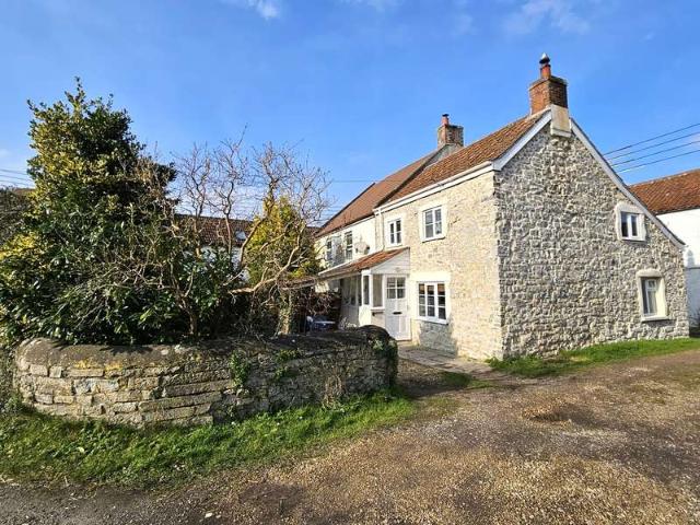 2 Bedroom Cottage House
