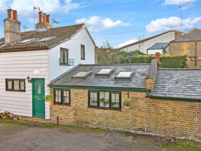 2 Bedroom Cottage House