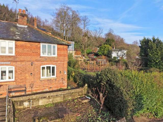 2 Bedroom Cottage House