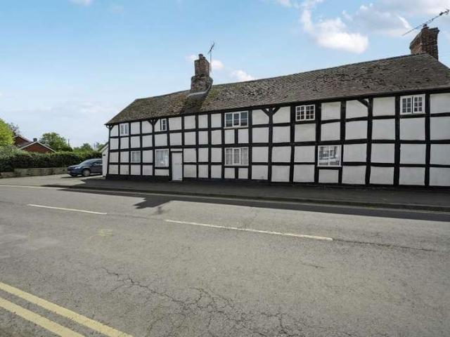 2 Bedroom Cottage House