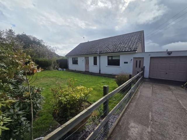 2 Bedroom Cottage House