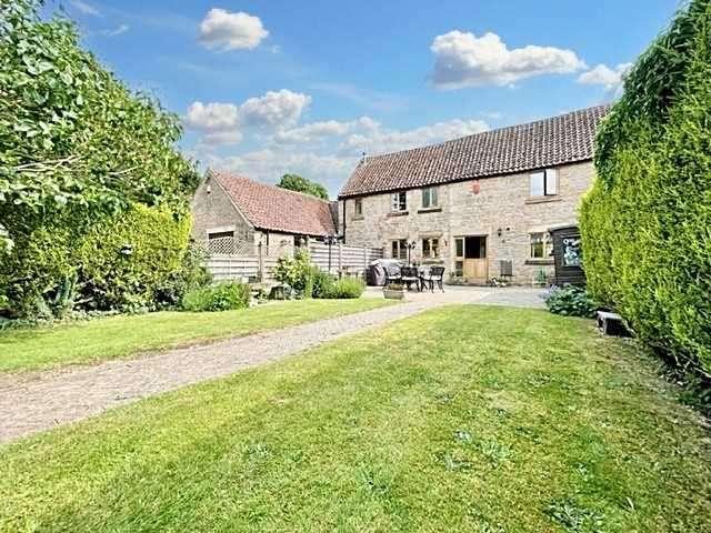 2 Bedroom Cottage House