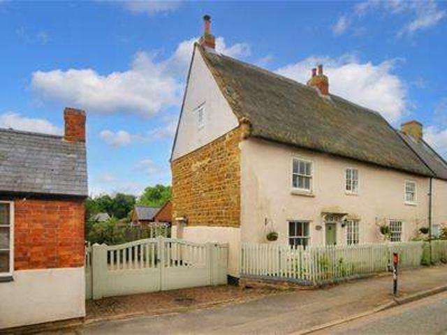 2 Bedroom Cottage House