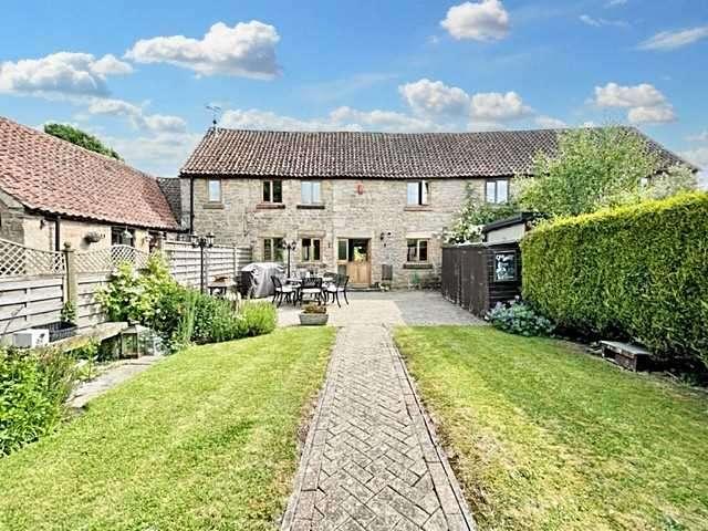2 Bedroom Cottage House