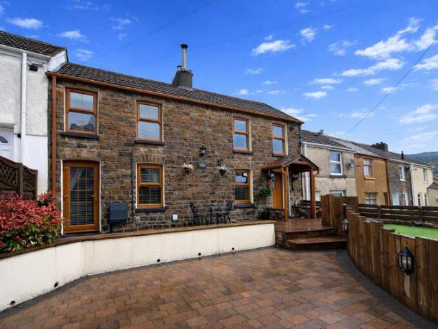 2 Bedroom Cottage House