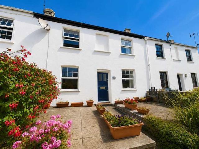 2 Bedroom Cottage House