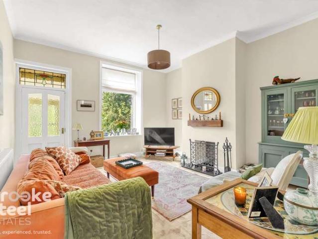 2 Bedroom Cottage House