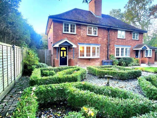 2 Bedroom Cottage House