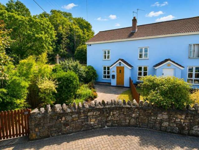 2 Bedroom Cottage House