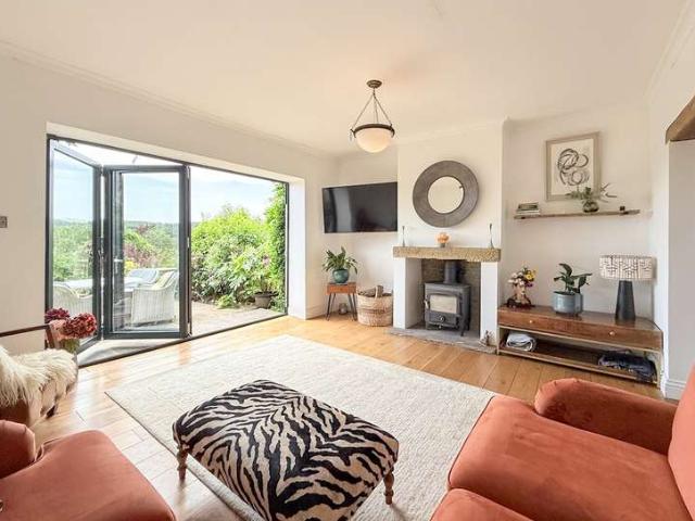 2 Bedroom Cottage House