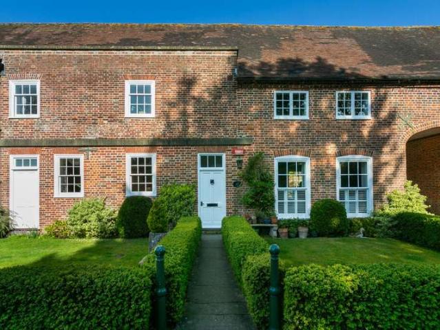 2 Bedroom Cottage House