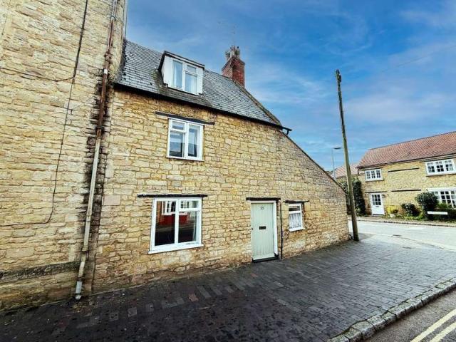 2 Bedroom Cottage House
