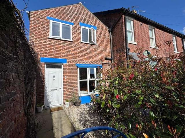 2 Bedroom Cottage House