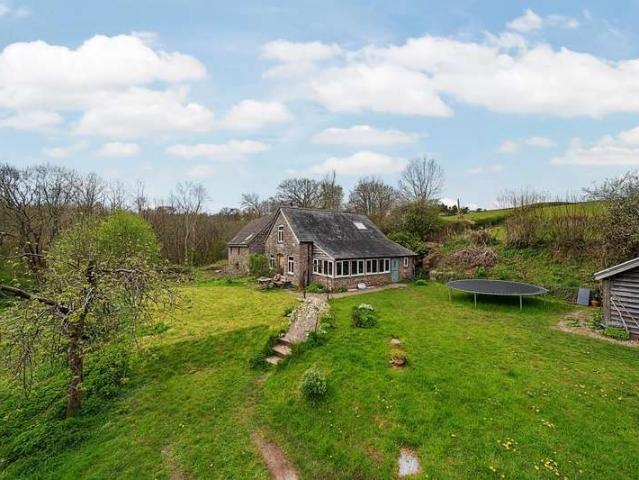 2 Bedroom Cottage House