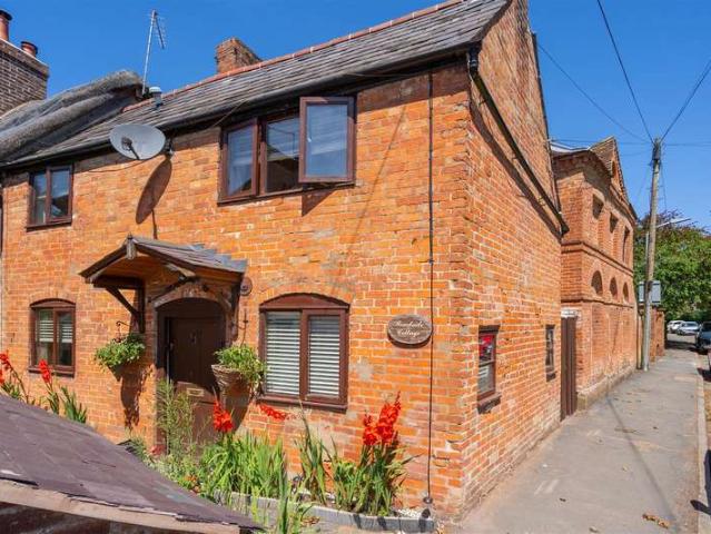 2 Bedroom Cottage House