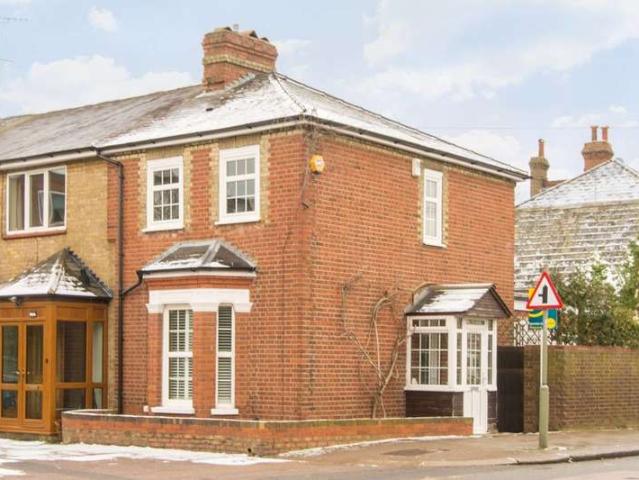 2 Bedroom Cottage House