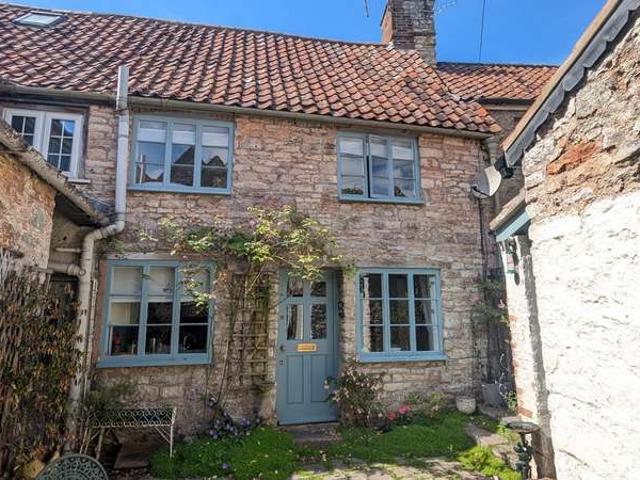 2 Bedroom Cottage House