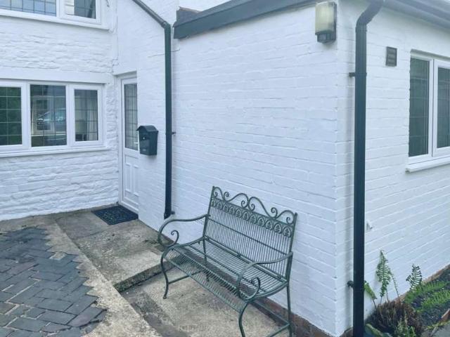 2 Bedroom Cottage House
