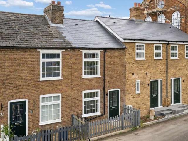 2 Bedroom Cottage House