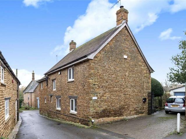 2 Bedroom Cottage House