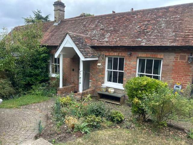 2 Bedroom Cottage House