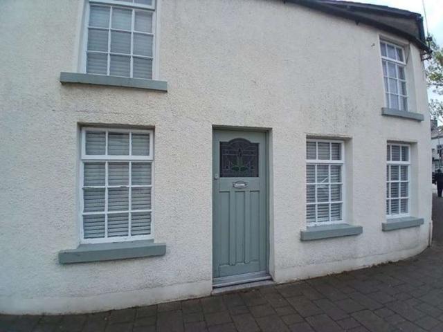 2 Bedroom Cottage House