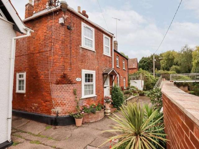 2 Bedroom Cottage House