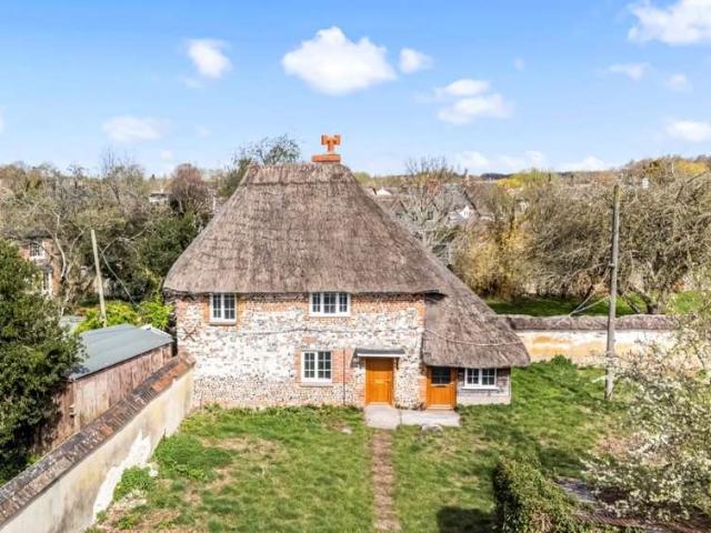 2 Bedroom Cottage House