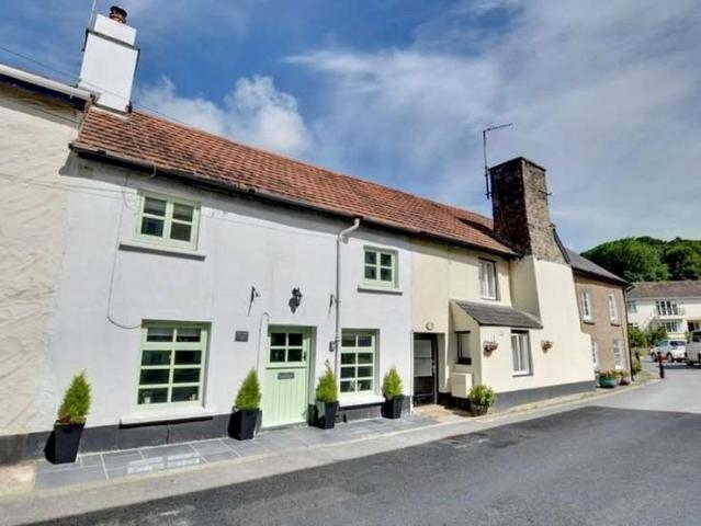 2 Bedroom Cottage House