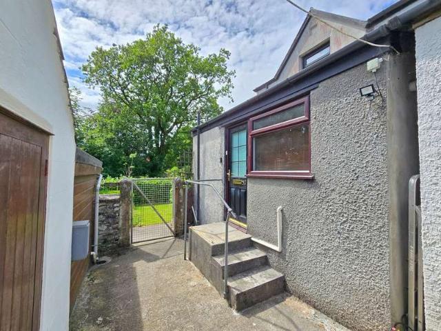 2 Bedroom Cottage House