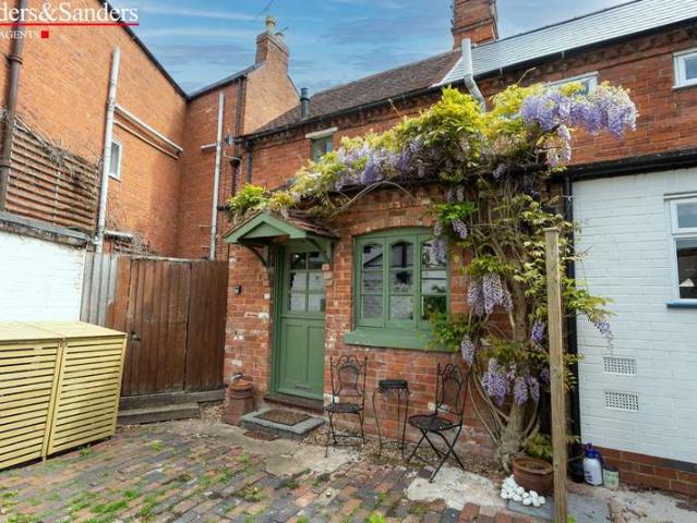2 Bedroom Cottage House
