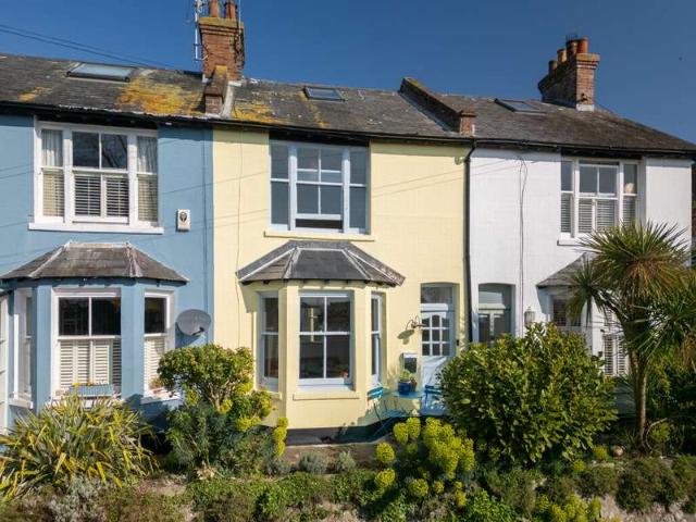 2 Bedroom Cottage House