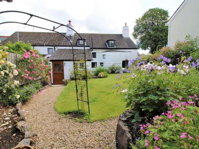 2 Bedroom Cottage House