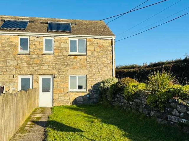 2 Bedroom Cottage House