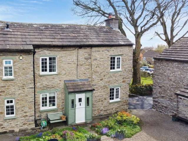 2 Bedroom Cottage House