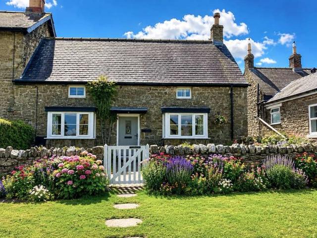 2 Bedroom Cottage House