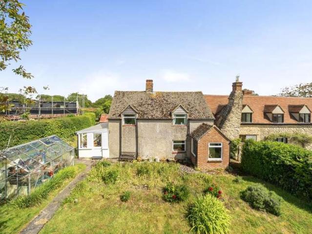 2 Bedroom Cottage House