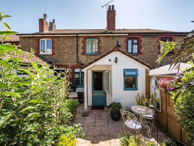 2 Bedroom Cottage House