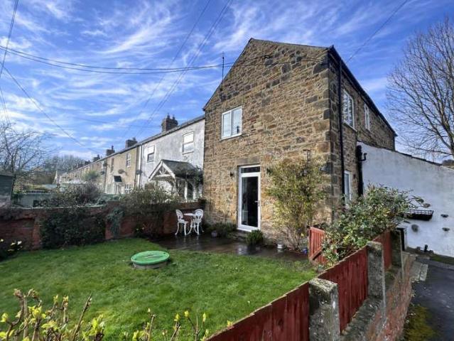 2 Bedroom Cottage House