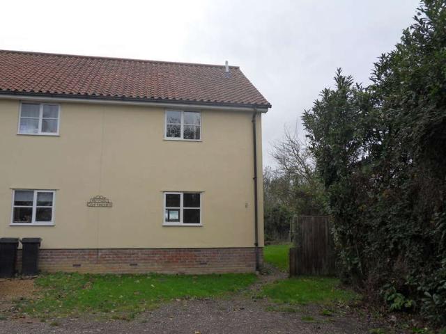 2 Bedroom Cottage House